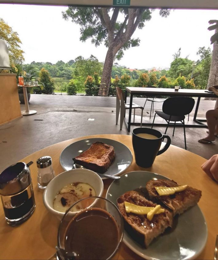 隐藏在慈济人文青年中心的「Slow Bakes Cafe Bakery」 坐拥湖泊美景+自家烘焙面包，享受与世隔绝的安静🍃 - 🇸🇬新加坡省钱 ...