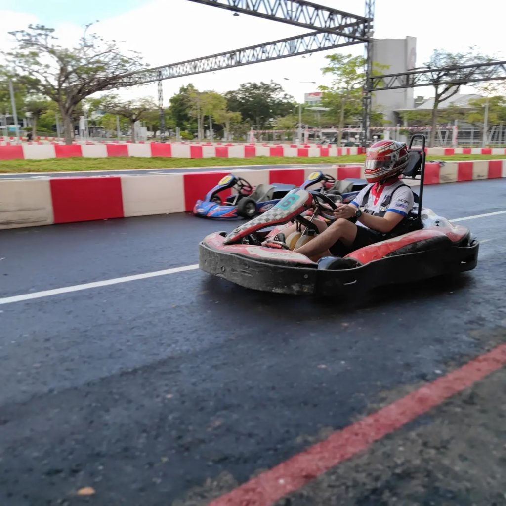 KF1 EXPO全新加坡最大卡丁车专用赛道！白天/夜间赛车体验、完成你的赛车梦🔥8月底即将开张🎊 - 🇸🇬新加坡省钱皇后-皇后情报局