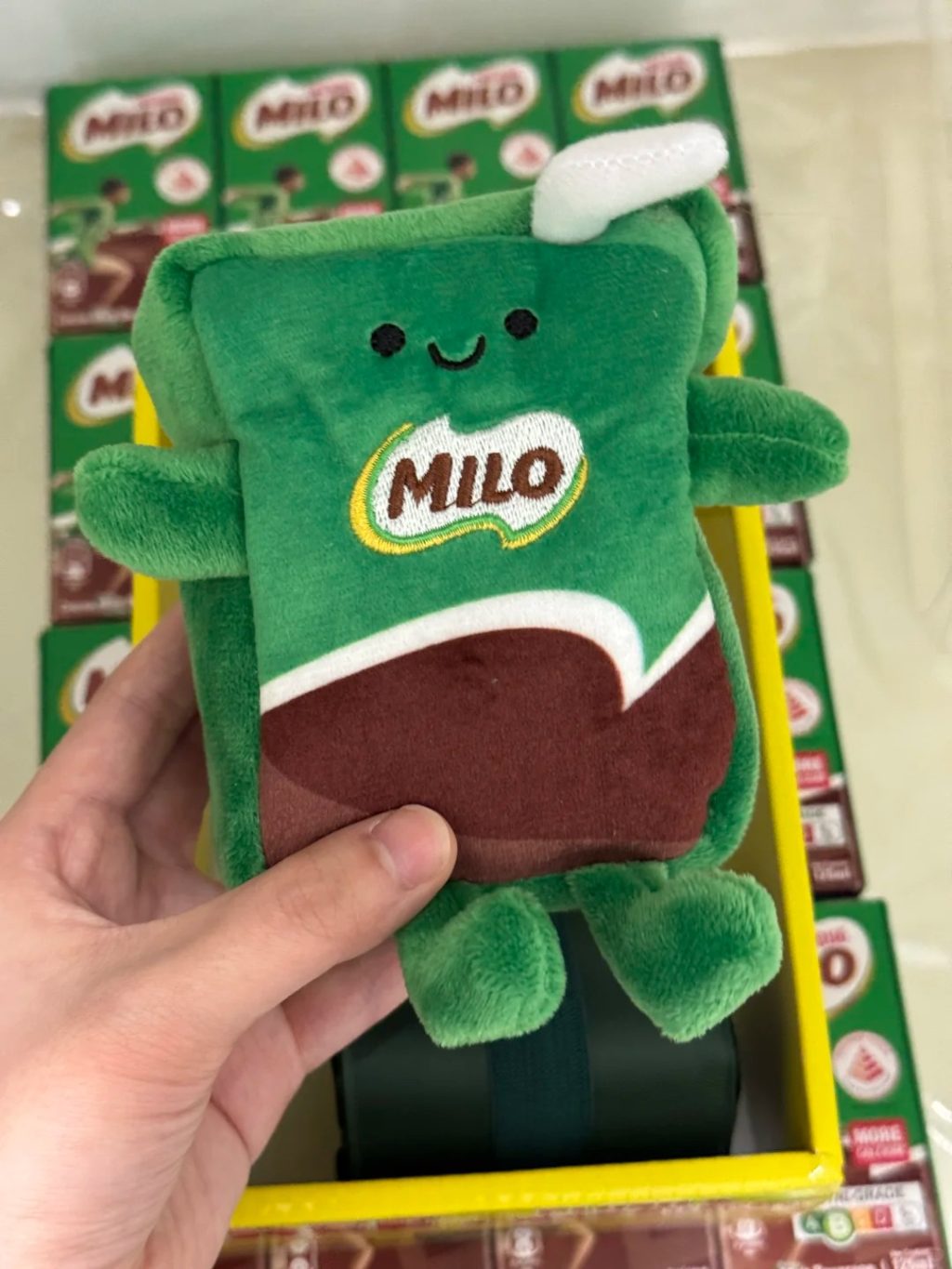 Milo最新周边提早卖🤩巨可爱的两用旅行袋+娃娃环保袋，酷似Jellycat毛绒绒手感！ - 🇸🇬新加坡省钱皇后-皇后情报局